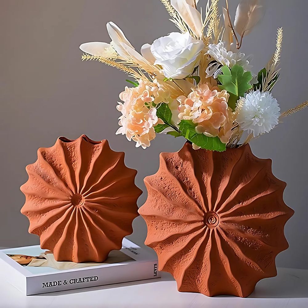 Kaiyo Ceramic Vase – Ocean-Inspired Sculptural Form – Olive & Tuck